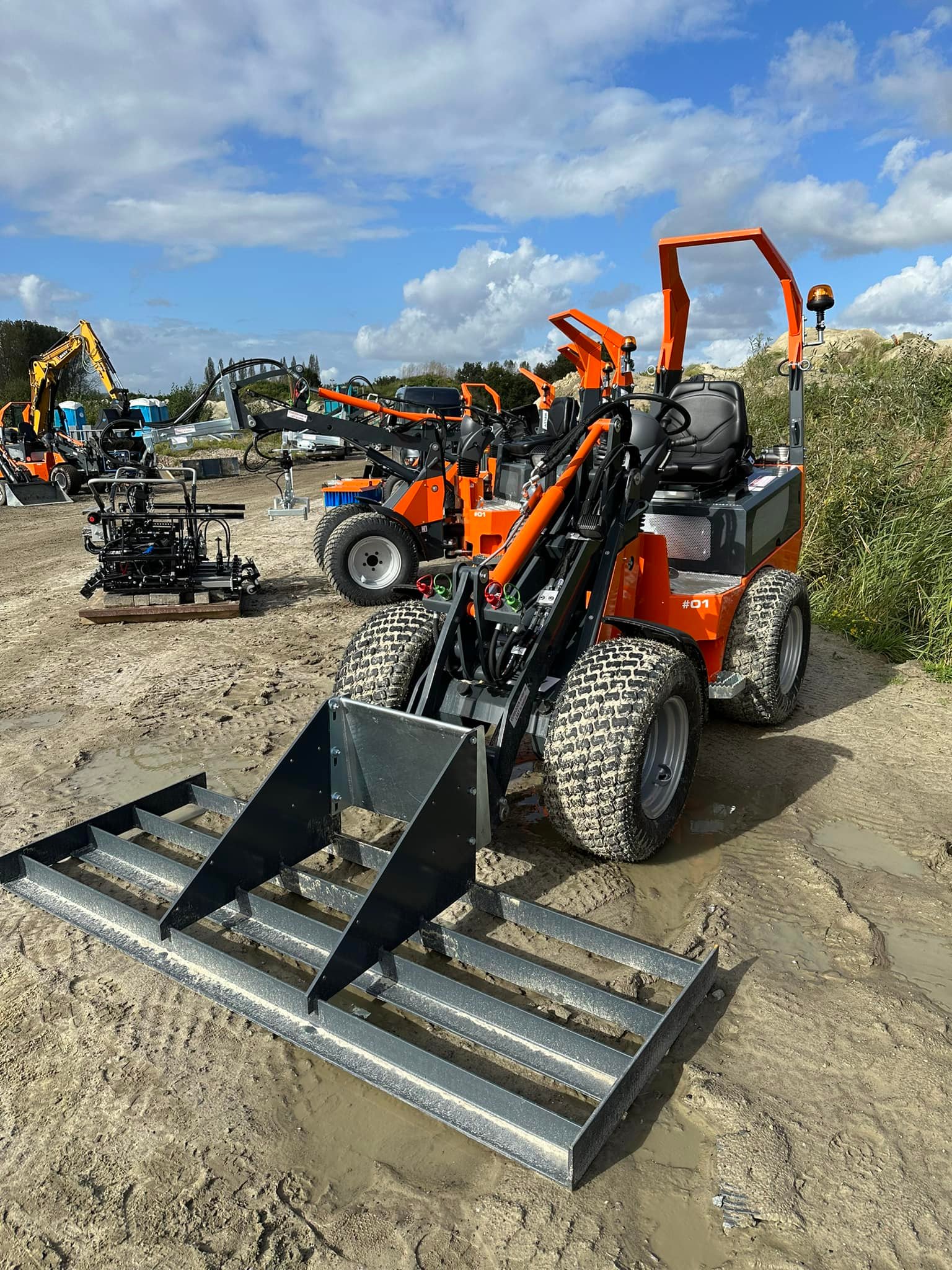 Contramatt BV - Relly Minishovels