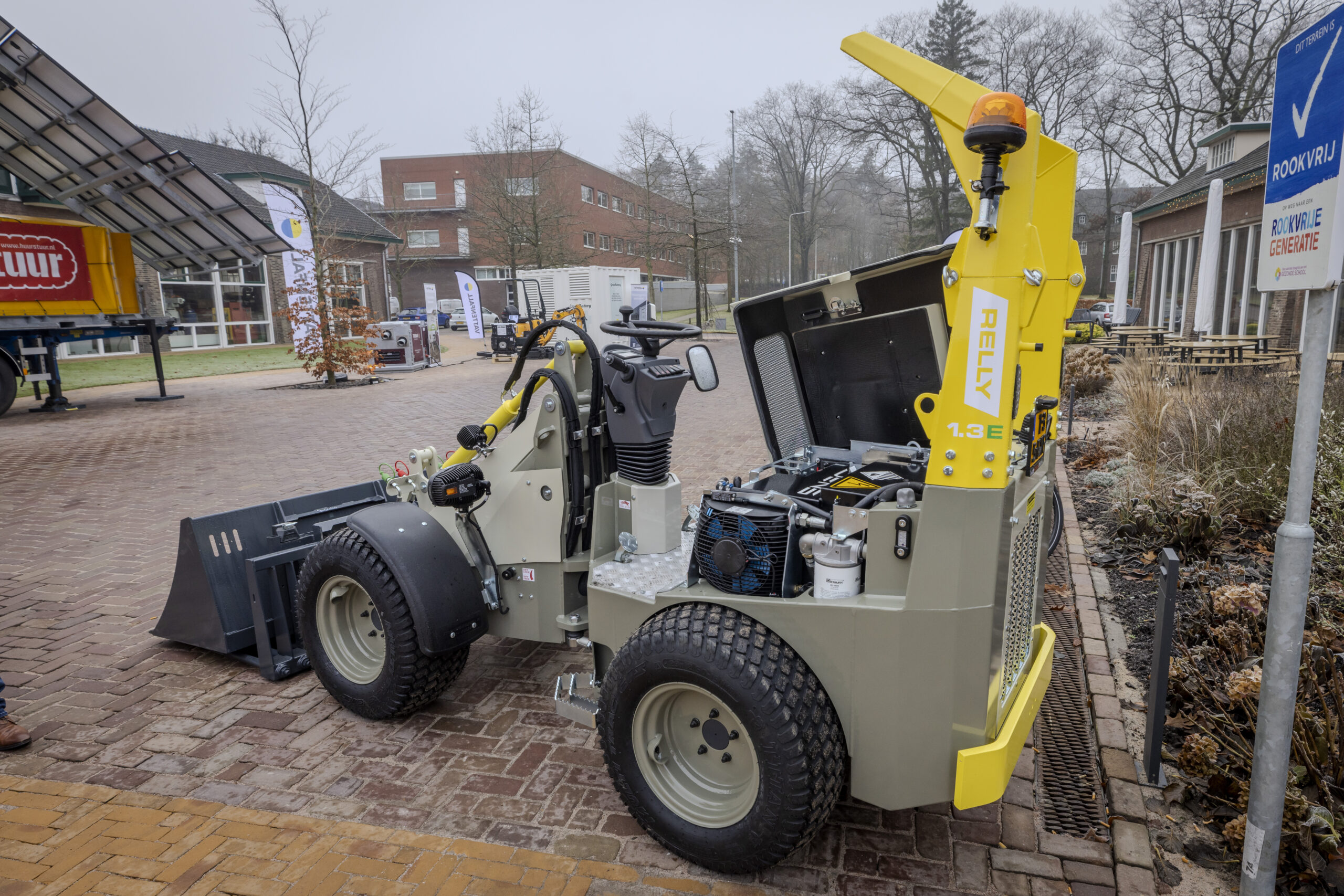 Perfecte timing voor overdracht elektrische Relly - Relly Minishovels